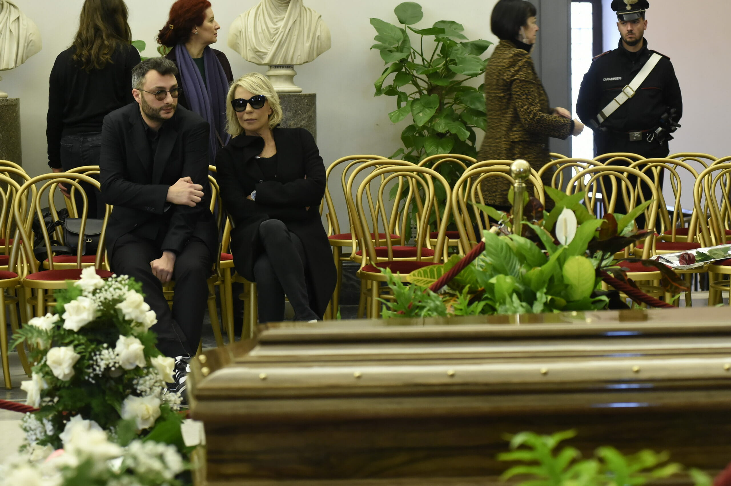 Morto Maurizio Costanzo, anche i protagonisti di Uomini e Donne gli ... Morto Maurizio Costanzo, anche i protagonisti di Uomini e Donne gli ...